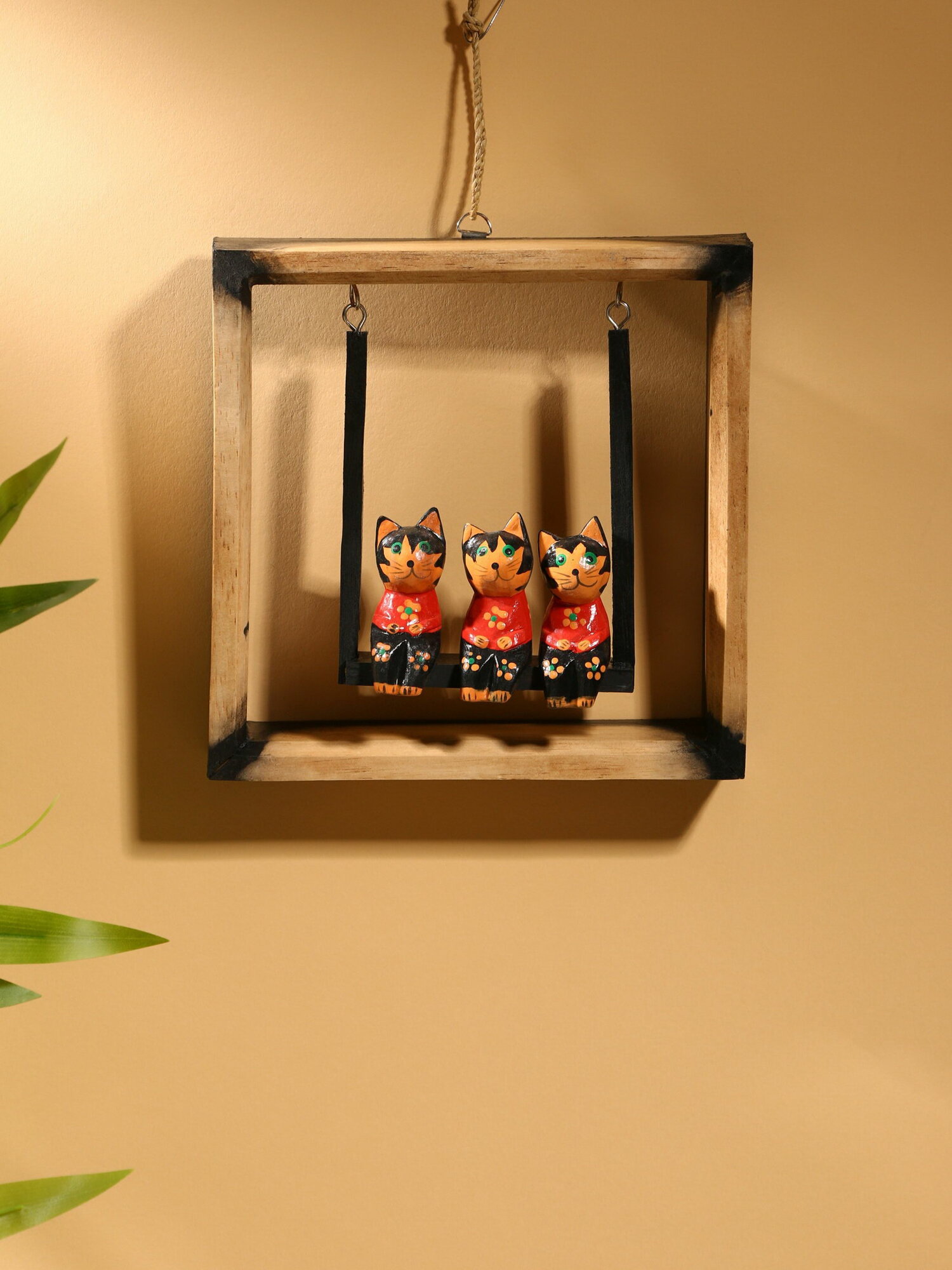 Сувенир интерьерный "Кошки на качелях", 19x19 см, дерево, тематика праздника: универсальная тематика