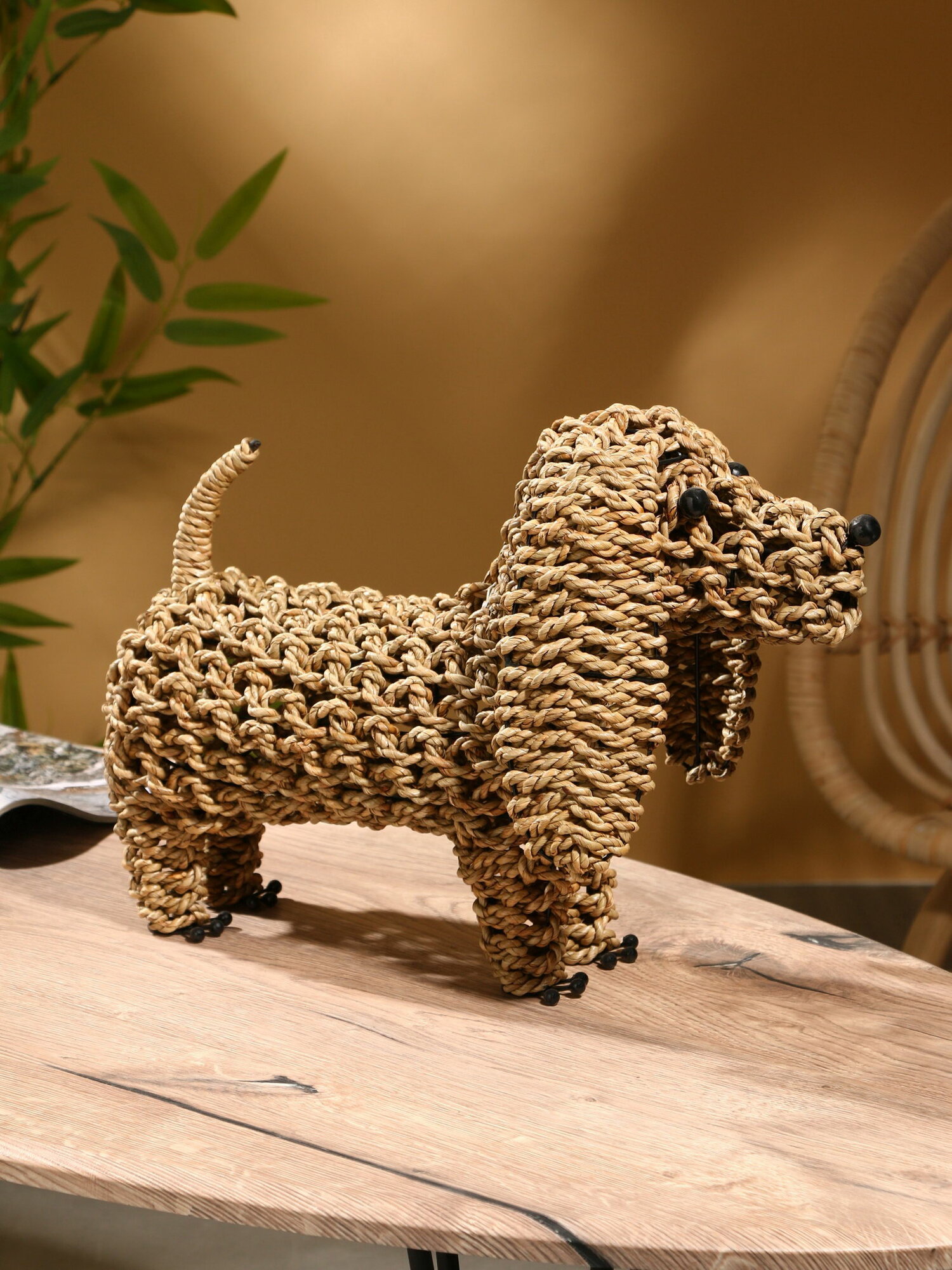 Сувенир плетёный "Такса", 45x20x27 см, сиграсс, цвет: бежевый