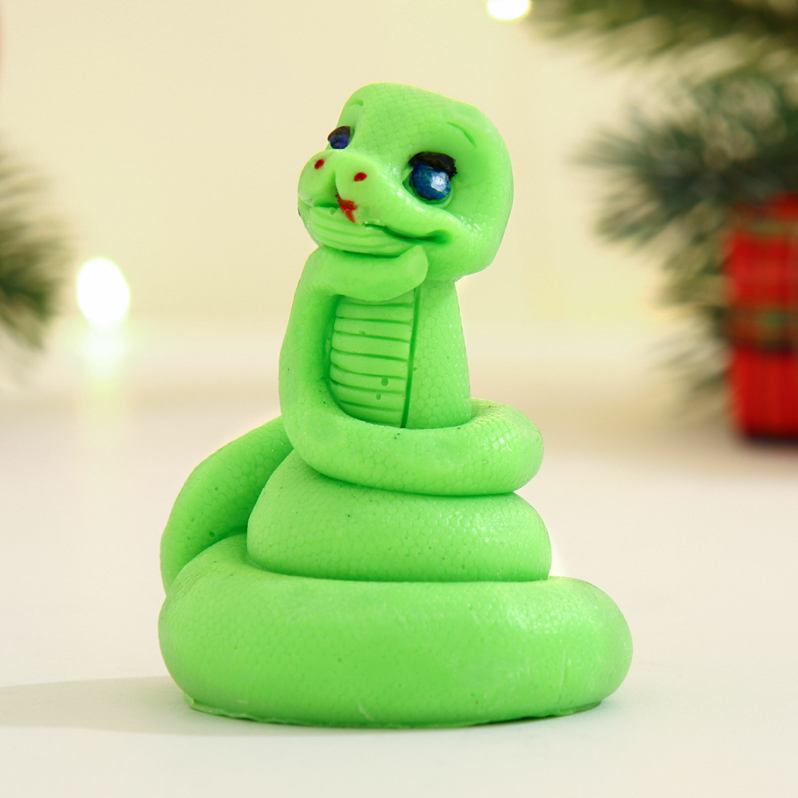 Фигурное мыло "Змейка Ёлочка" зеленое, 60 г, вид мыла: ручной работы