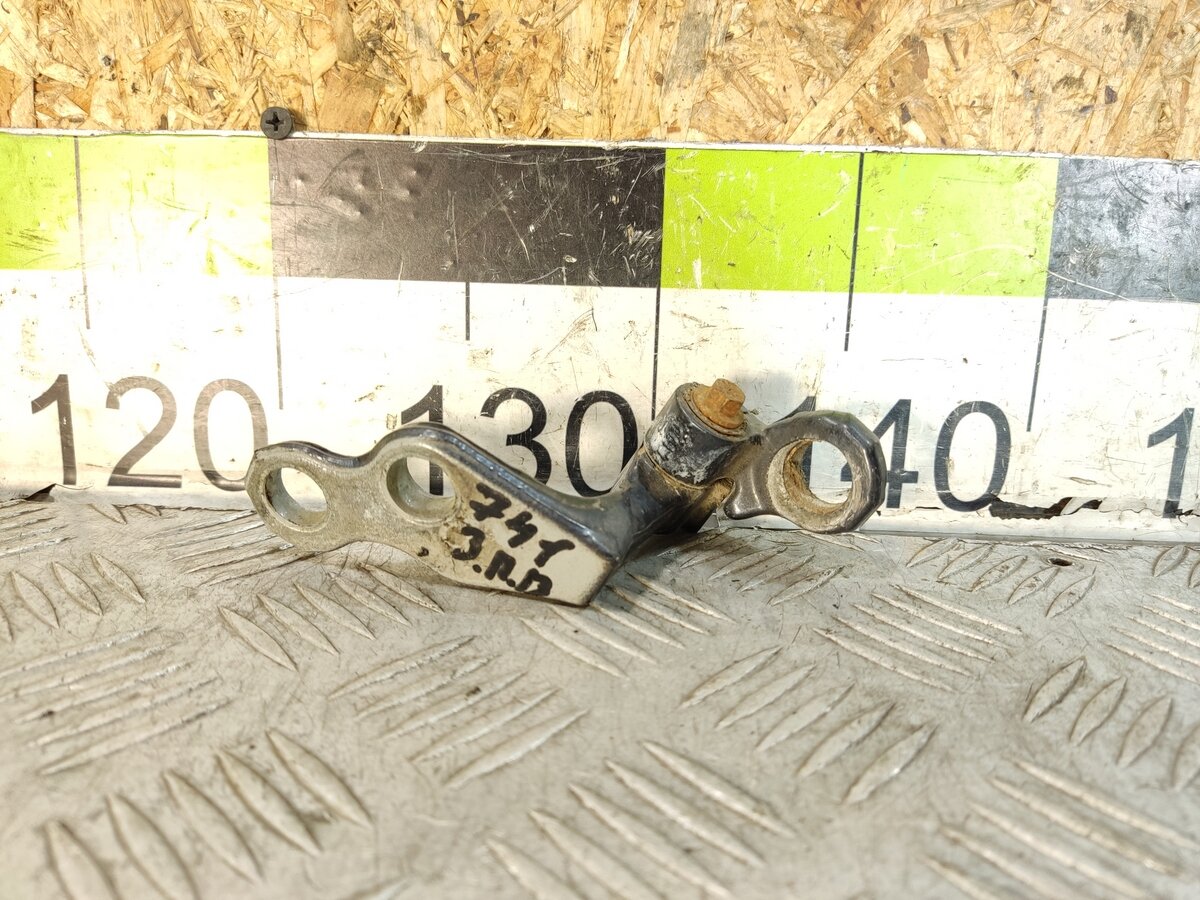 Петля двери задней правой нижняя FORD Focus 2005-2008 5012217