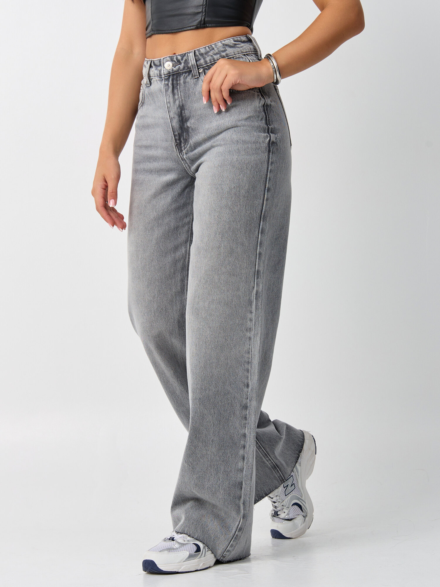 Джинсы трубы 