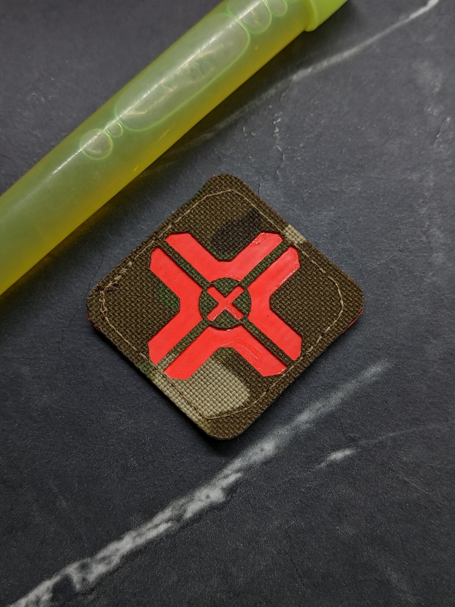 Тактическая нашивка "Медицинский крест", лазерная резка, красная, 5x5 см