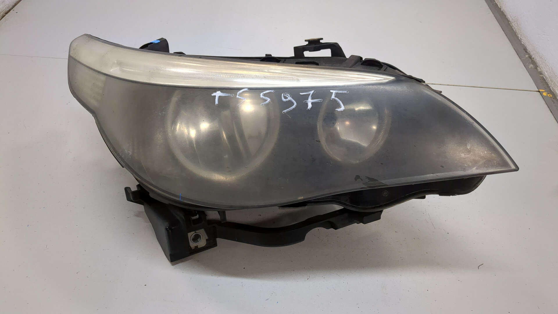 Фара (передняя) правая BMW 5 E60 Б/У