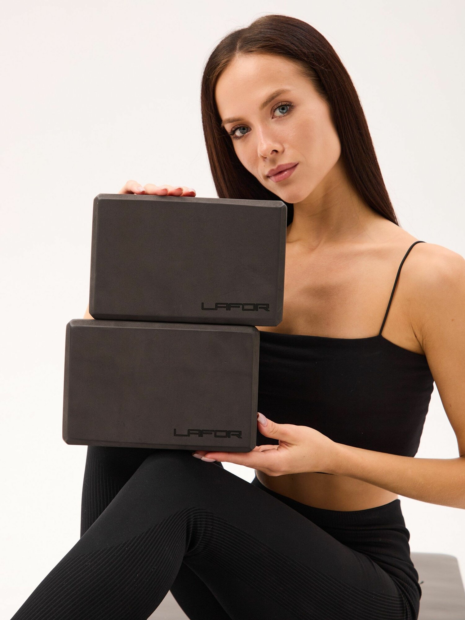 Блок (кирпич) EVA черный для растяжки, йоги и фитнеса 2 шт