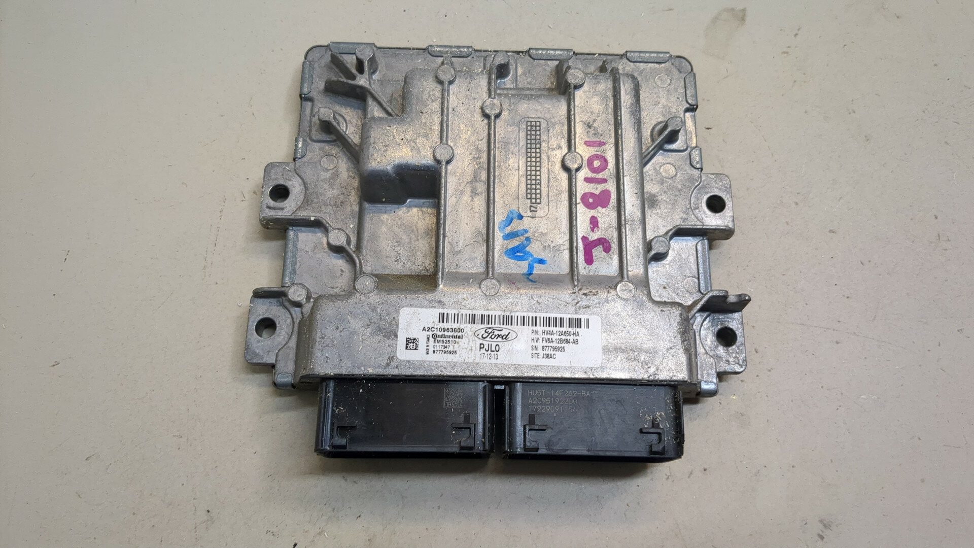 Блок управления двигателем Ford Escape Б/У