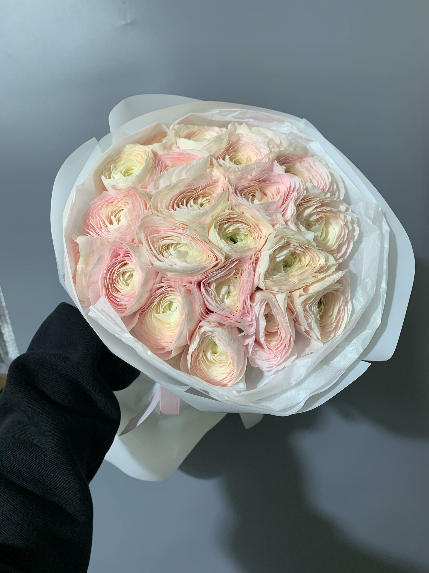 Букет из 21шт ранункулюсы