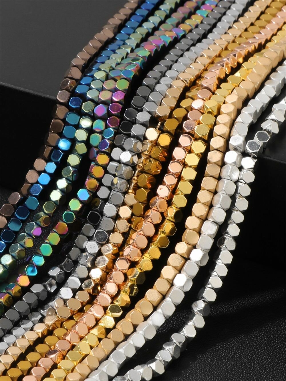 Гематит, бусины из натуральных камней, куб, нить 40см(около 125 шт)