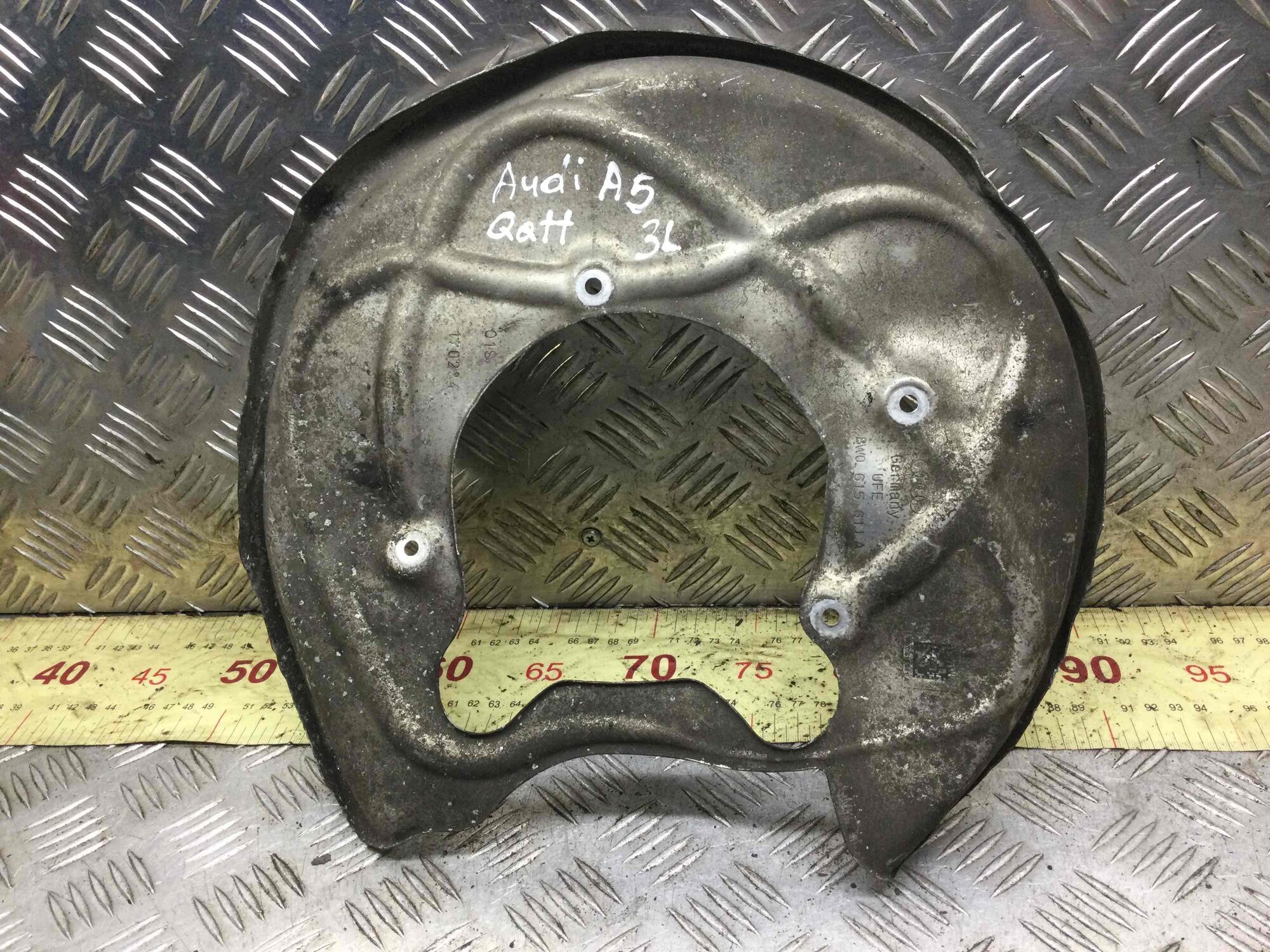 Б/У Кожух защитный тормозного диска Audi A5 8T (2007-2011) 2007 г.