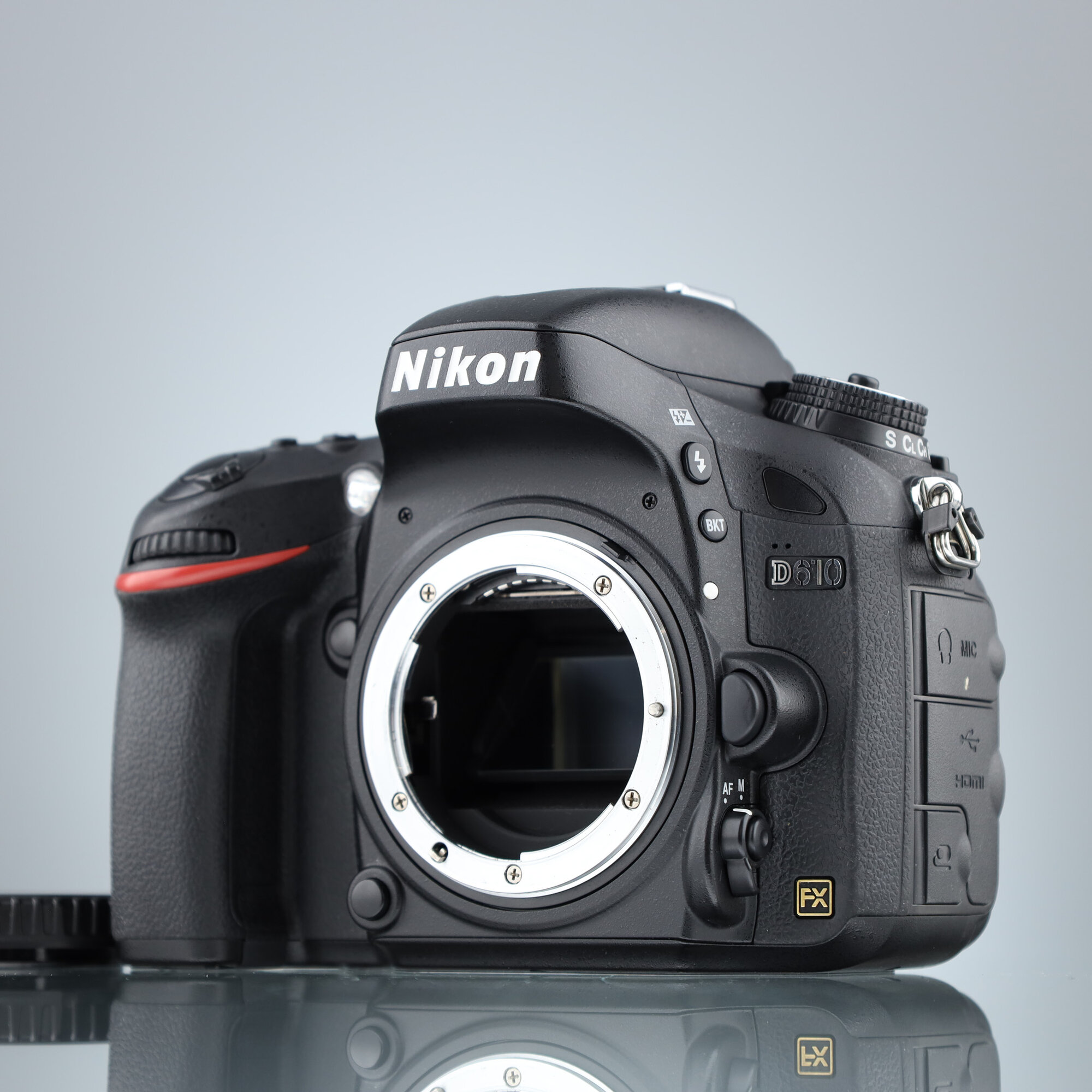 Зеркальный фотоаппарат Nikon D610 Body