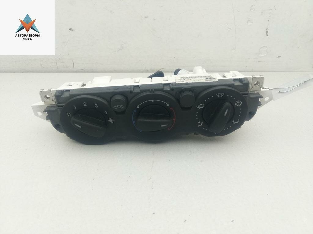 Блок управления печки / климат-контроля Ford Focus 2 рест. 2009 7M5T18549AB