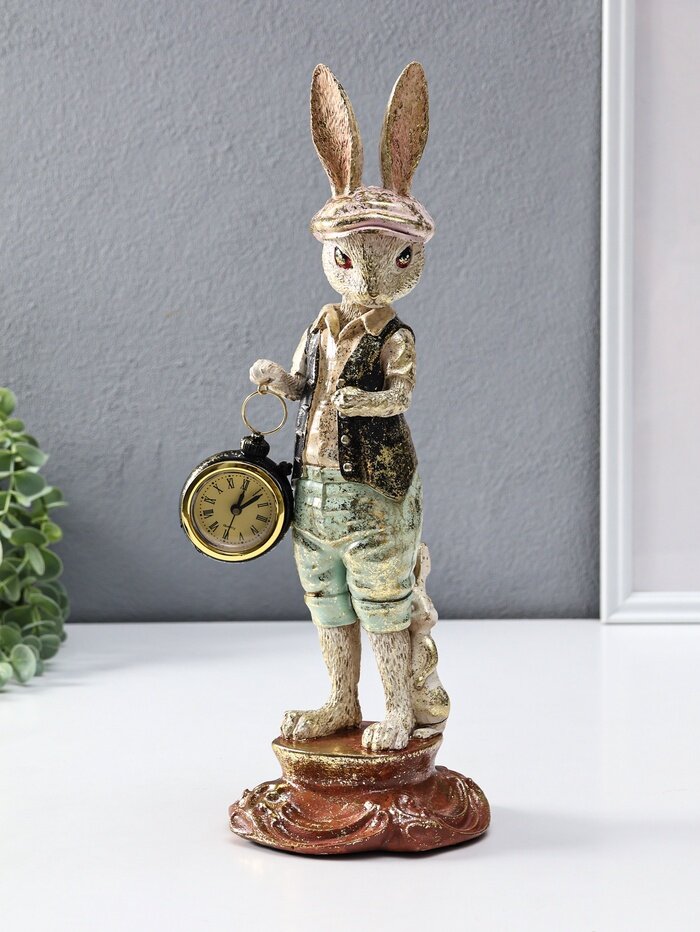 Декоративная фигурка КНР Из полистоуна с часами настольными "Зайчик в кепке с часами", 12.5х12.5х35 см (122370)