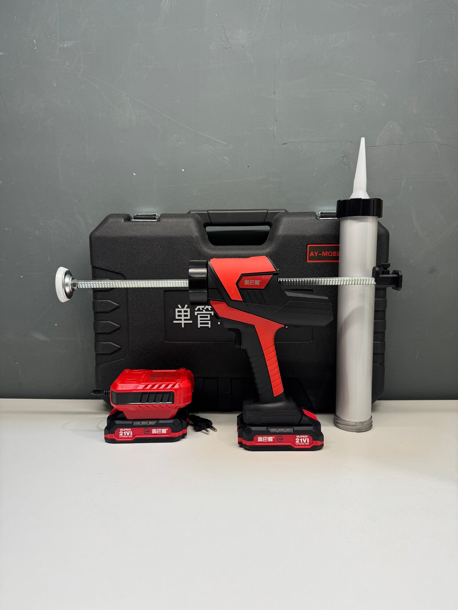 Аккумуляторный пистолет для герметика Aobalong, два АКБ по 2ач, зу, кейс.