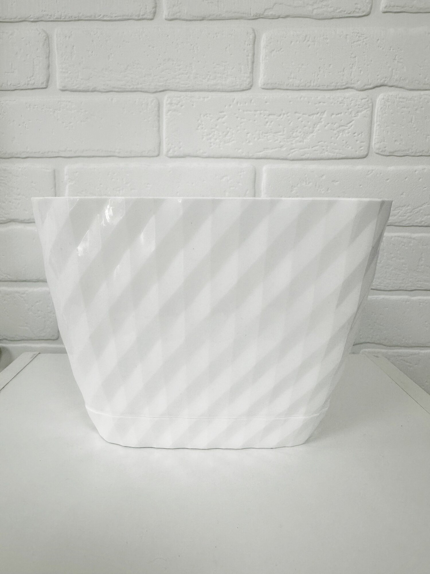 Кашпо Классика, с поддоном, пластик, 20x20x16см, 4.5л, белый