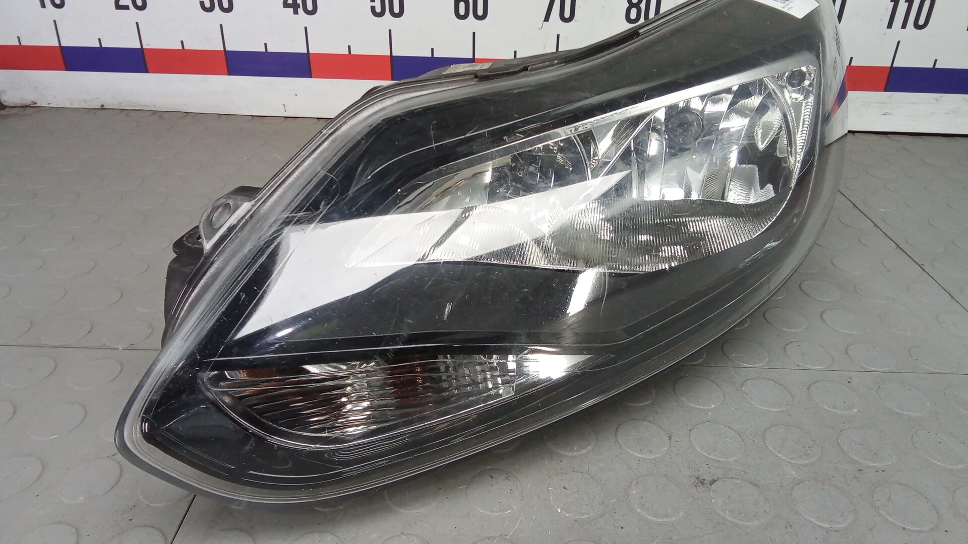 Фара левая FORD FOCUS 3