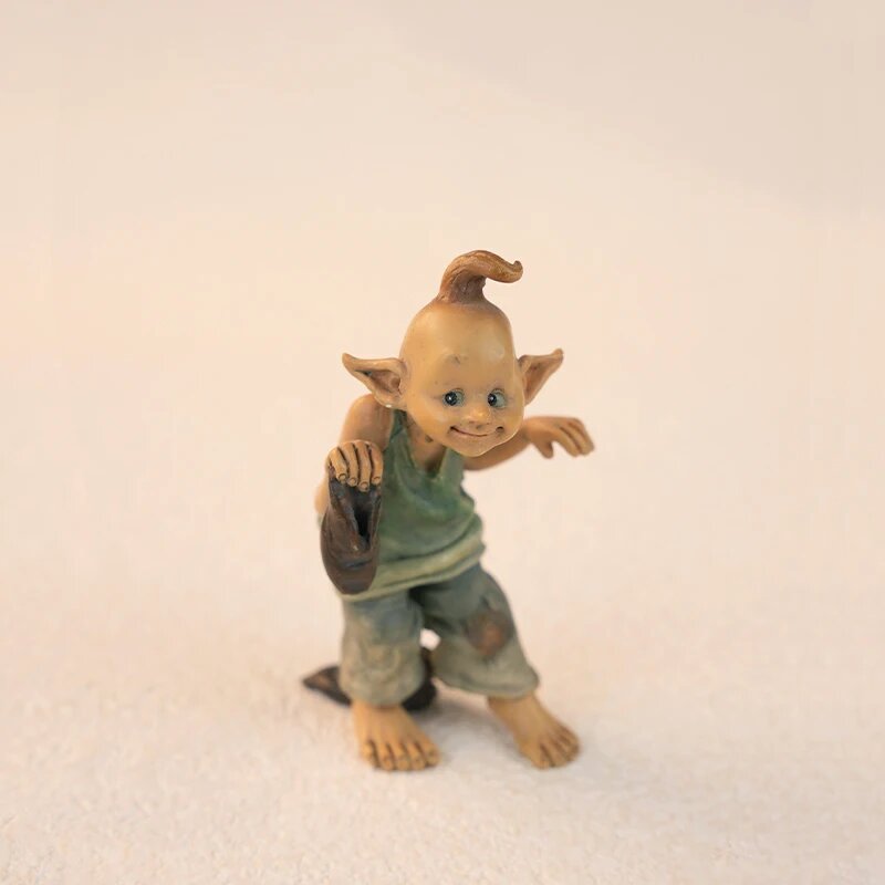 Фигурка ежа-эльфа из смолы, цвет Hedgehog Elf — фото 1