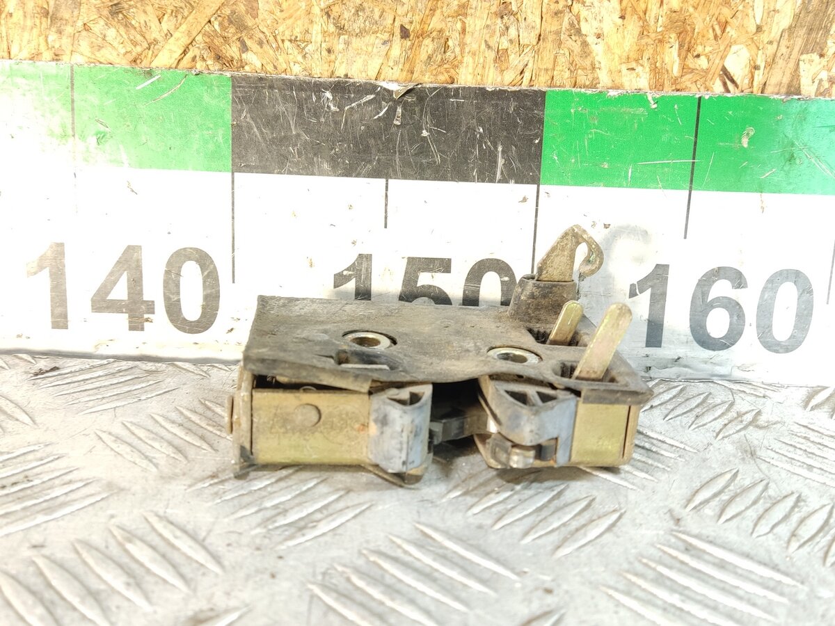 Замок двери задней правой AUDI 80/90 B3 1986-19 893839016C