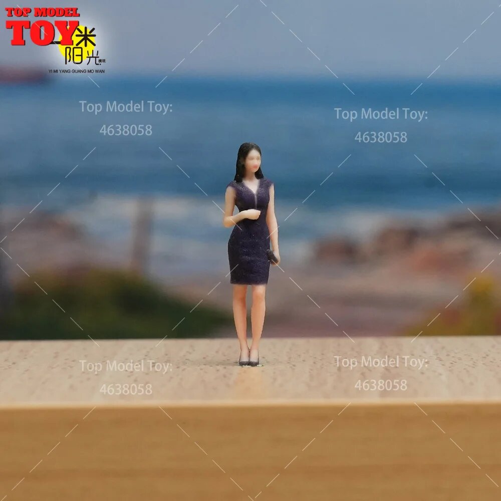 Фигурка женщины в платье, 1/64, Model 3, цвет Model 3