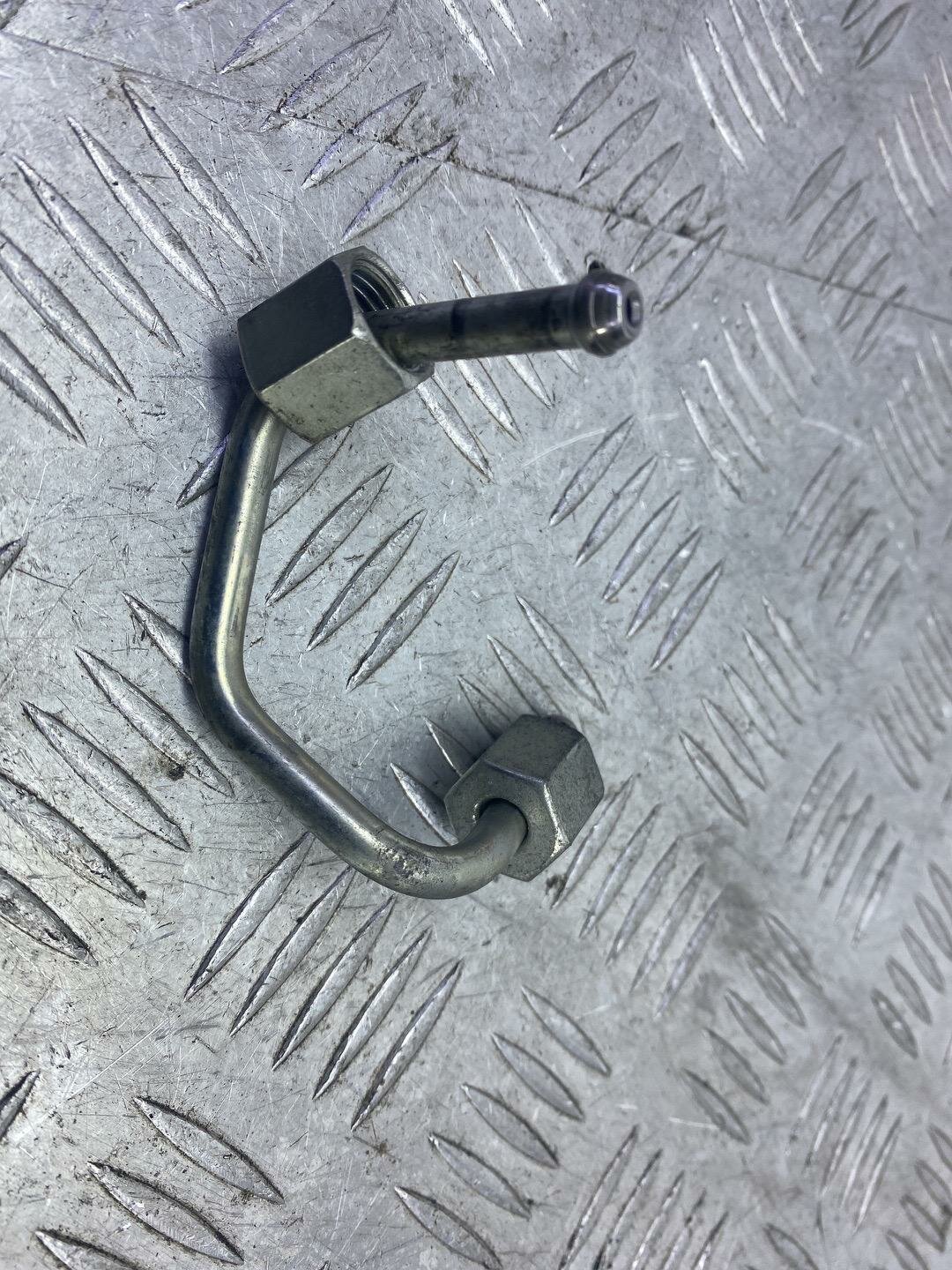 Топливная трубка Skoda Yeti 2013