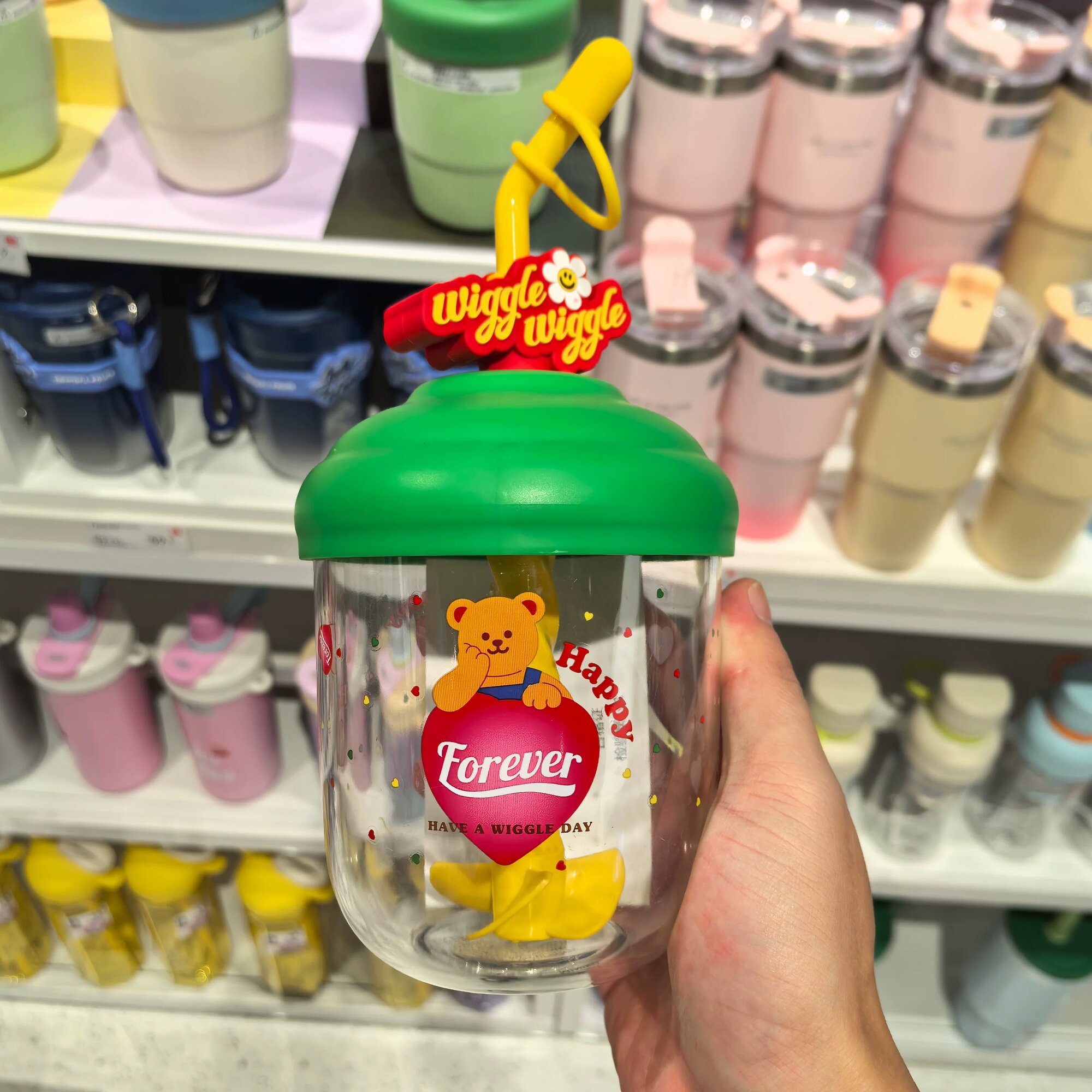 Стакан для смешивания напитков серии MINISO Wiggle Wiggle - Little Bear Rabbit Серия Wiggle: смешивающий стакан с