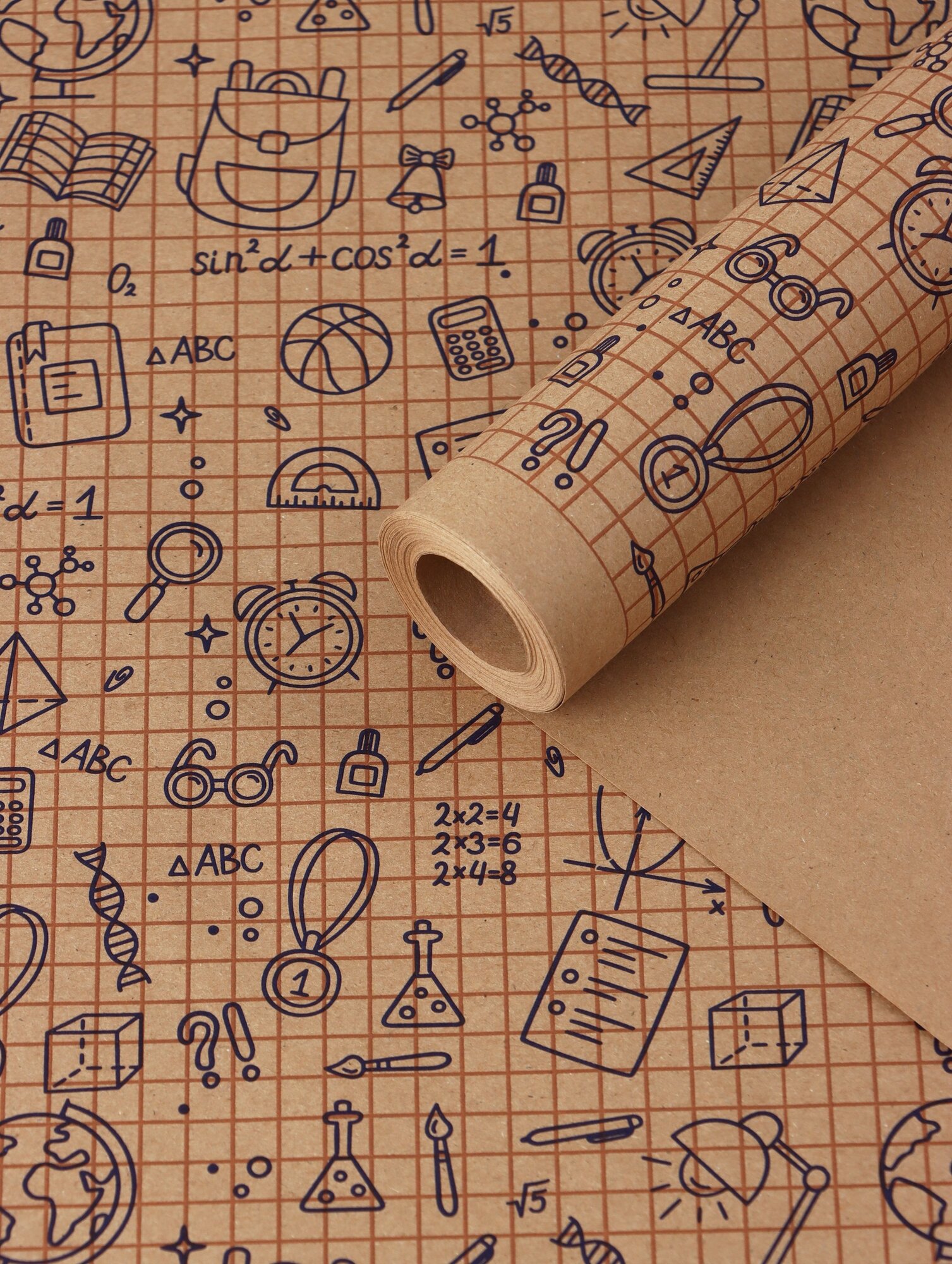 Бумага упаковочная крафт «Школьная пора», коричневый/синий на коричневом фоне 0.7×10±5%м