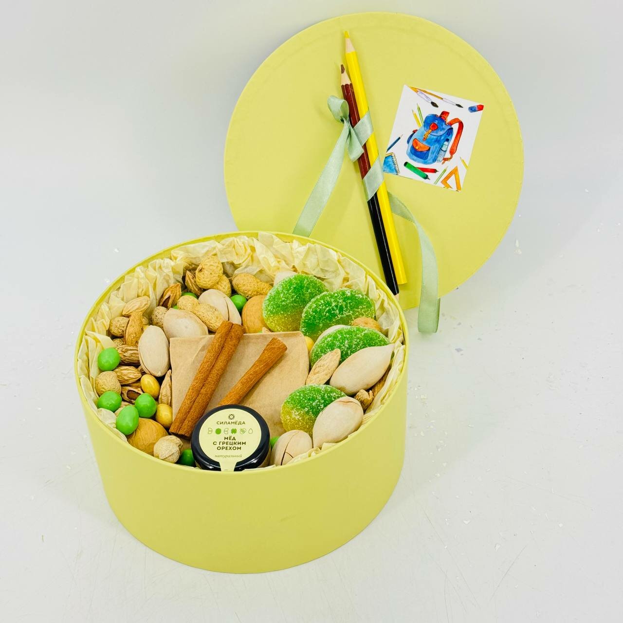 Подарочный насыпной бокс с орехами, мёдом, зерновым ароматным кофе