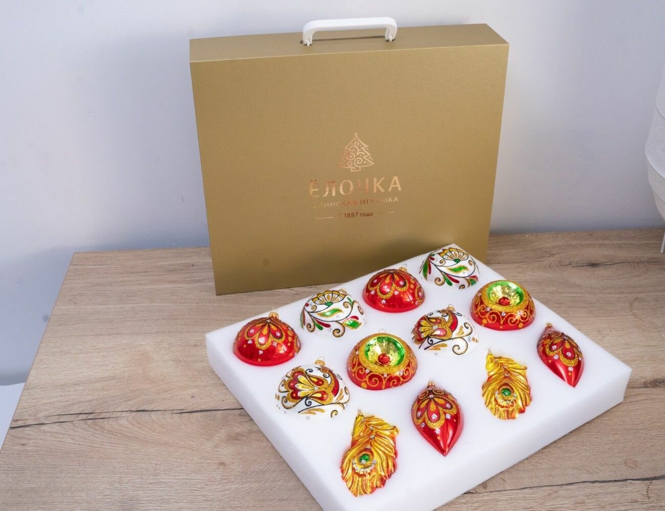 Коллекционный набор ёлочных шаров и подвесок ЖАР ПТИЦА-2, подарочная коробка-чемодан, 9-11 см, 12 шт, Елочка С2230