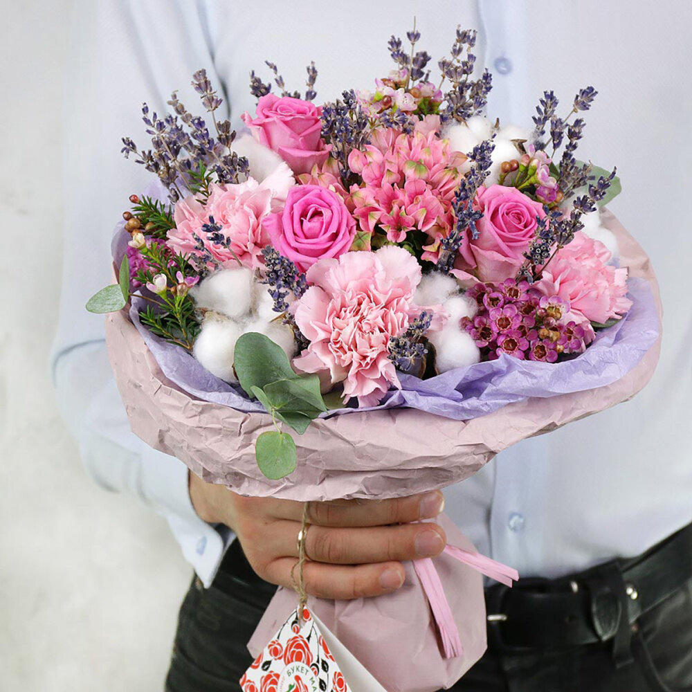 Букет Букет Маркет "Розы, гвоздики, лаванда, хлопок", высота 35см, S-размер