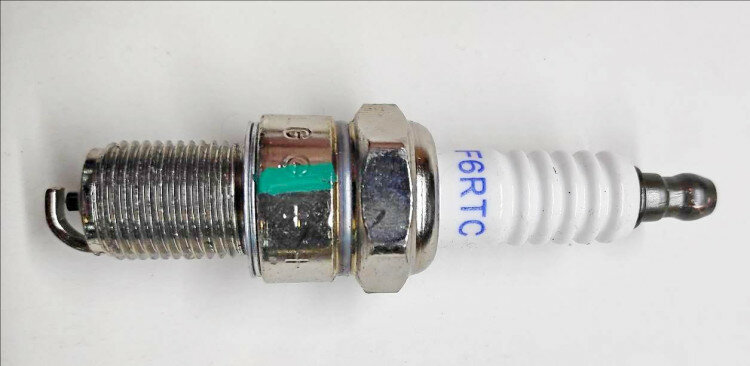 Свеча зажигания 61/42/36 F6RTC для газонокосилок 61/42/36