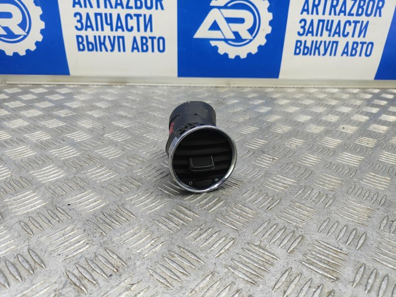 Б/У Дефлектор воздушный левый Peugeot 408 4D / Пежо 408 4D 1.6 TU5JP4 (10FX8C) 109 Л.С 2012