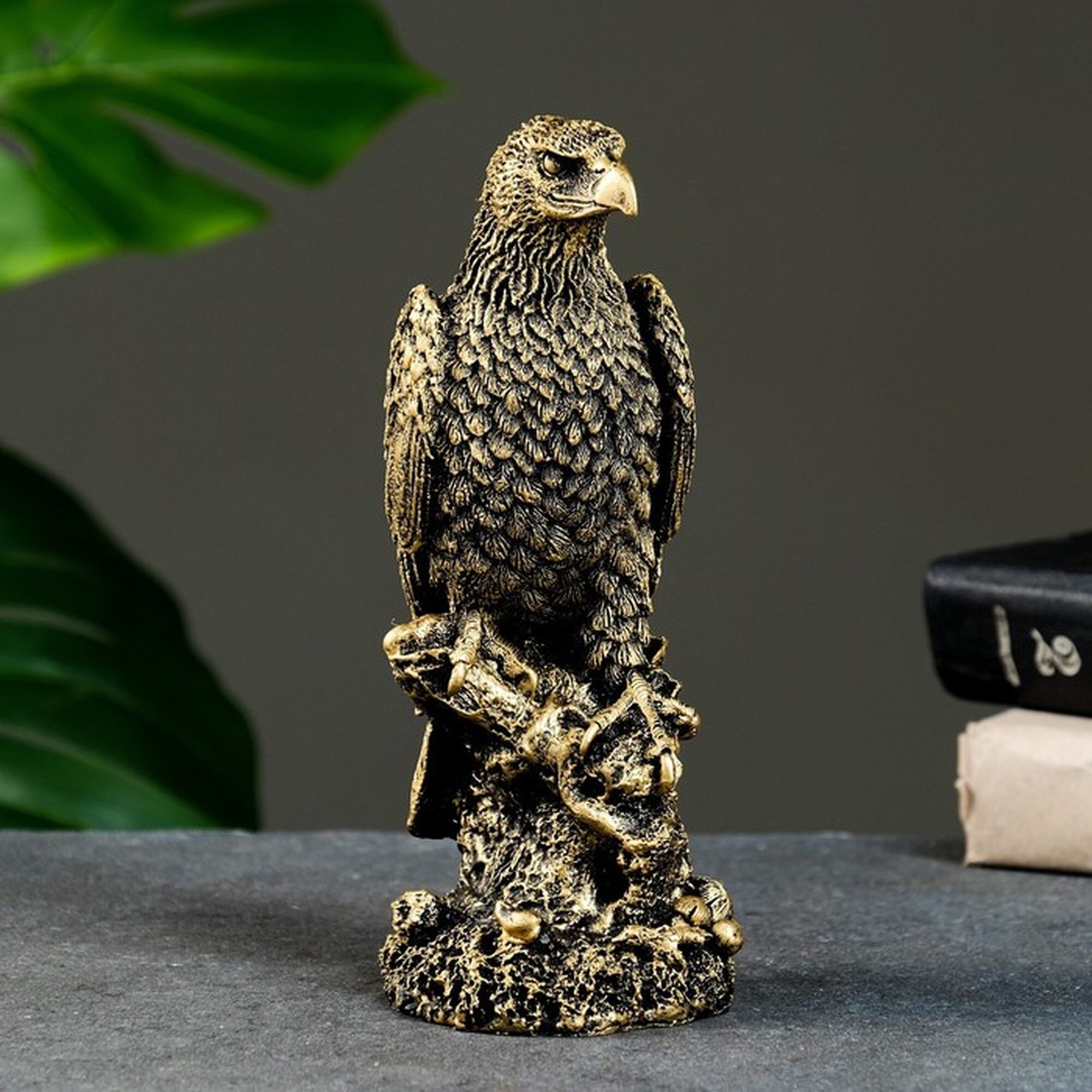 Статуэтка Sima "Сокол", полистоун, подарочная упаковка, 1 шт, бронза