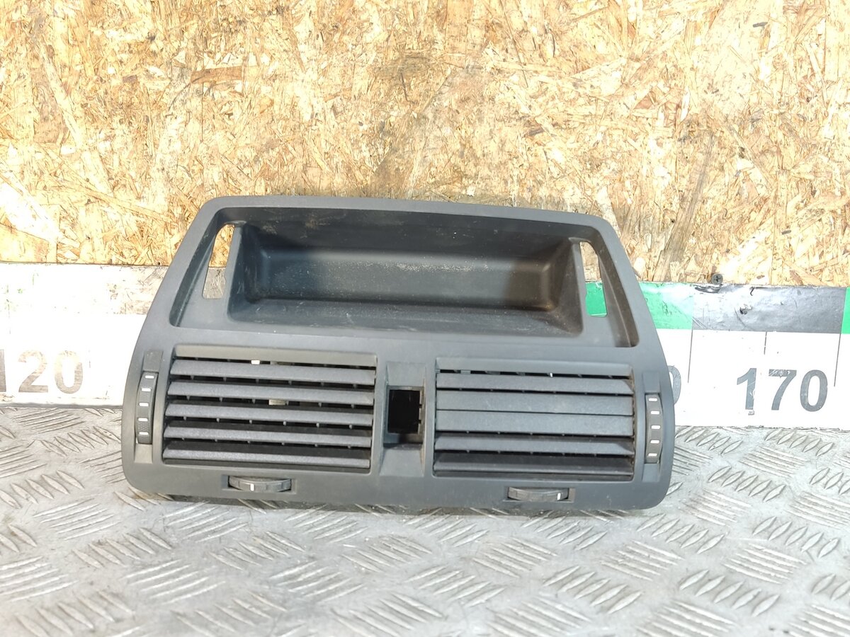 Дефлектор воздушный SKODA Octavia 2004 2013 1Z0820951B9B9