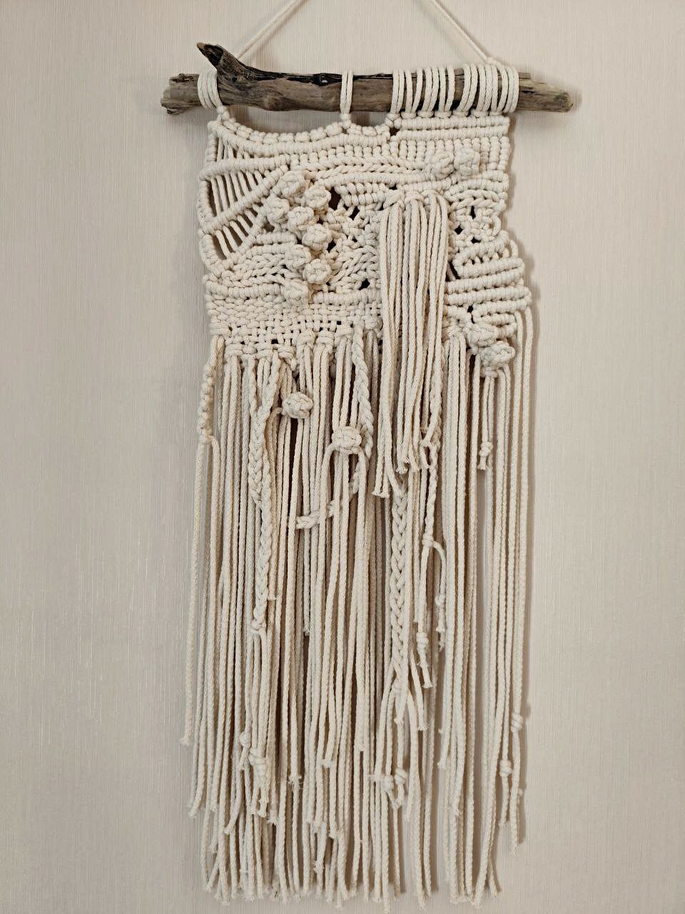 Панно макраме абстрактное на стену на лесной палке, ручная работа, из хлопкового шнура, размер 82*34 см