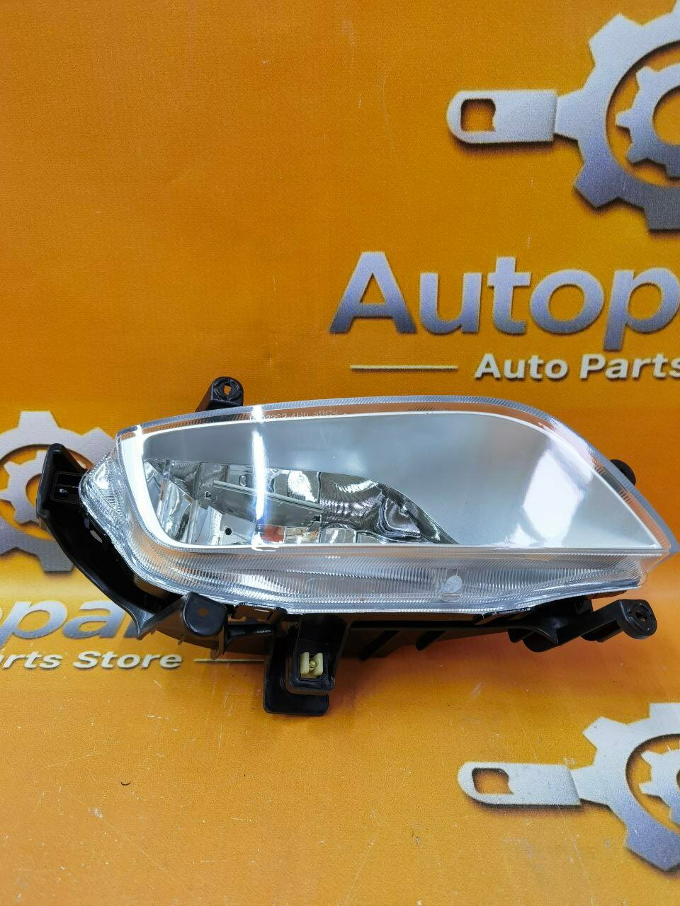 Фара противотуманная передняя правая Хёндай Старэкс АШ1 Hyundai Grand Starex 07-13 / H1 07-15