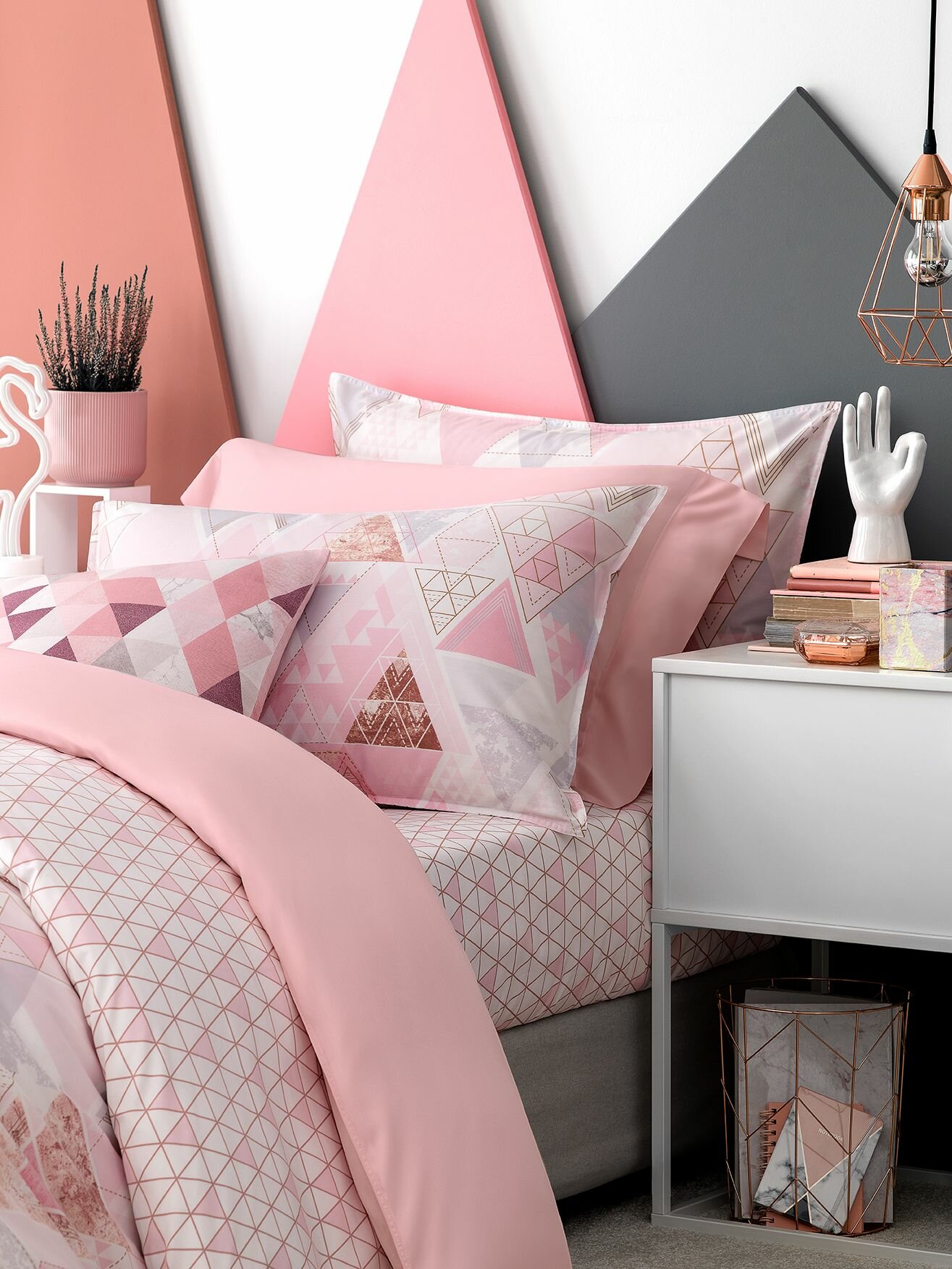 Togas Простыня стандартная 180х220 двуспальная "Лючия" сатин, хлопок, розовая