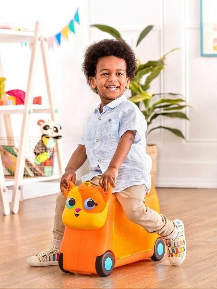 BATTAT Каталка чемодан Кошечка Лоло с интерактивными эффектами для детей от 2 до 7 лет