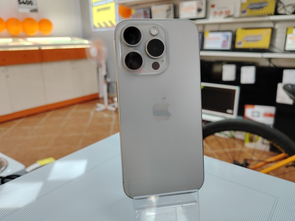 Смартфон Apple iPhone 15 Pro 128 Gb Natural Titanium, Dual: SIM+eSIM, б/у, уценка