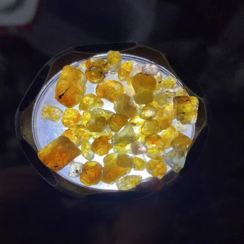 Натуральный желтый сапфир 20-40г BASILOSAURUS 100Ct