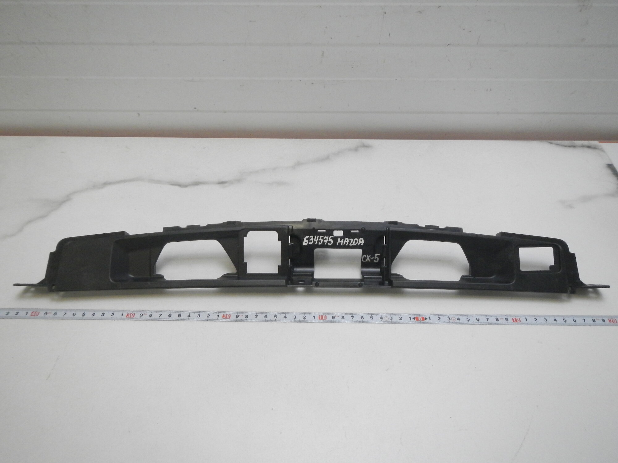 Б/У Накладка двери багажника, Mazda (Мазда)-CX-5 (17-) MAZDA CX-5 (17-) Царапины. 634575 MAZDA арт. KD5H50854