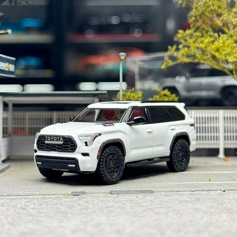 CM 1:64 Toyota Sequoia Легковая модель автомобиля