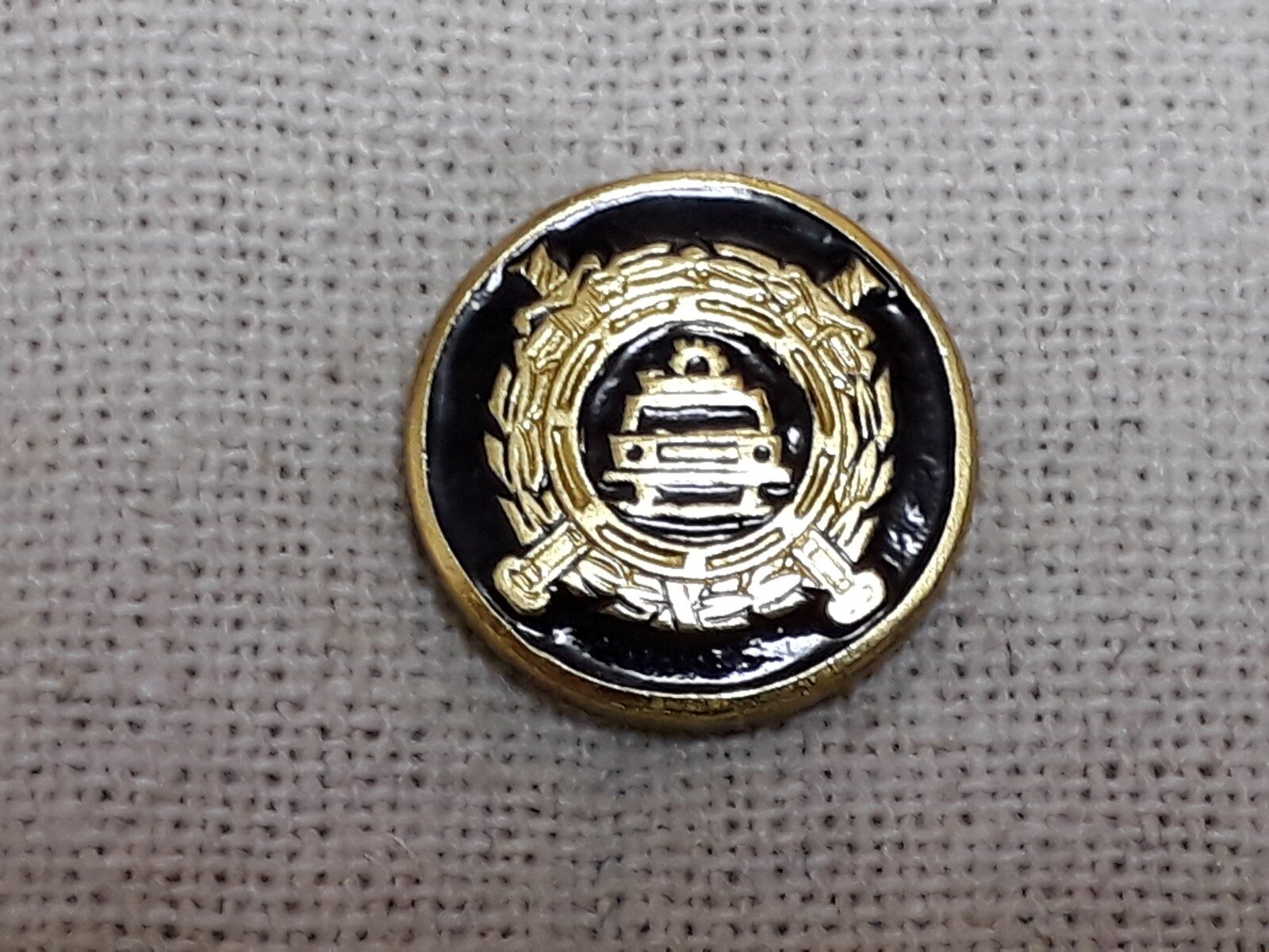 Тяжелый знак фрачник эмблема ГИБДД