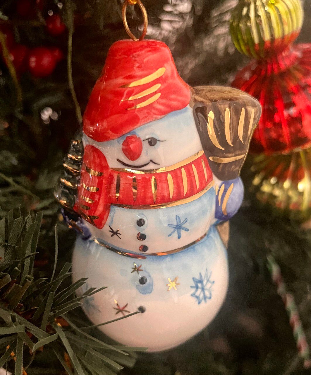 Снеговик ёлочная игрушка от Лефортовского фарфора, в индивидуальной упаковке