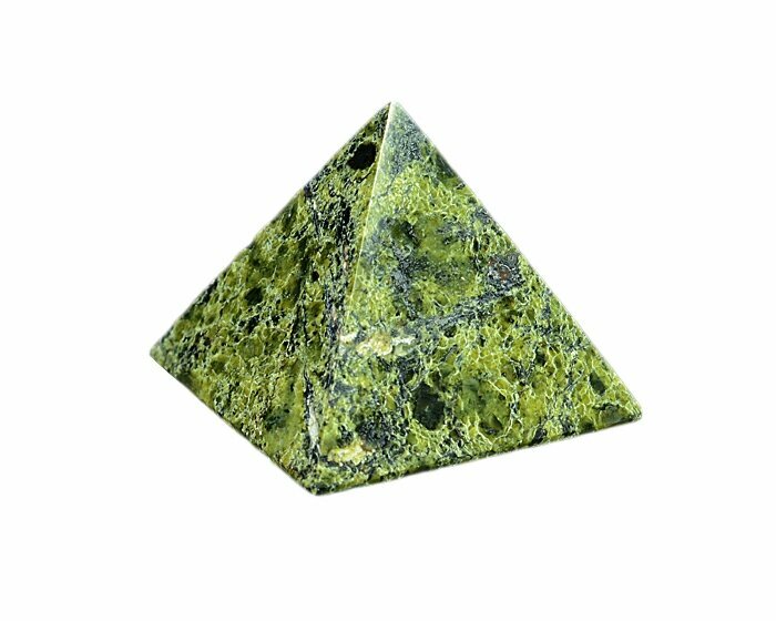 Пирамида из камня змеевик 30мм