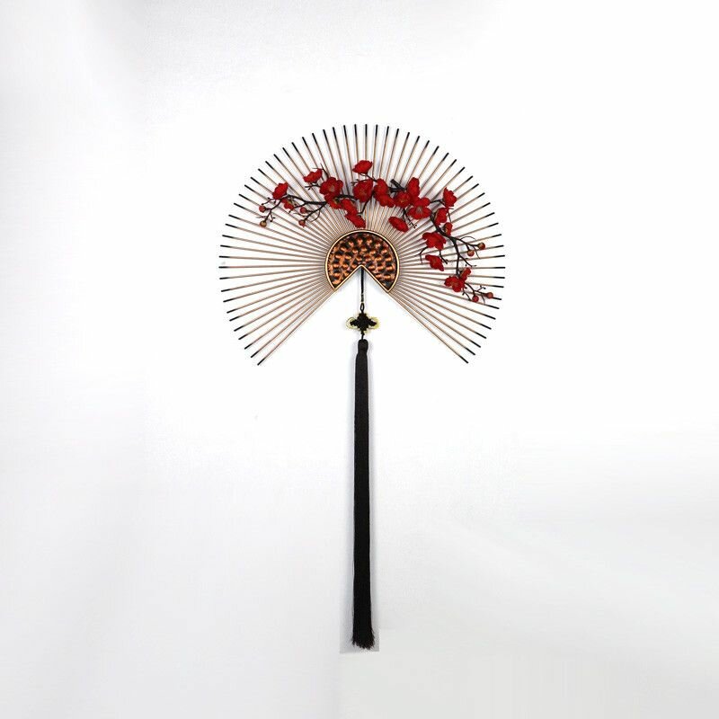 Новая китайская стильная железная художественная настенная декорация в виде веера с цветами сливы, подвесное изделие для гостиной, дивана, телевизора, входной стены, креативное подвесное украшение, легкая роскошь