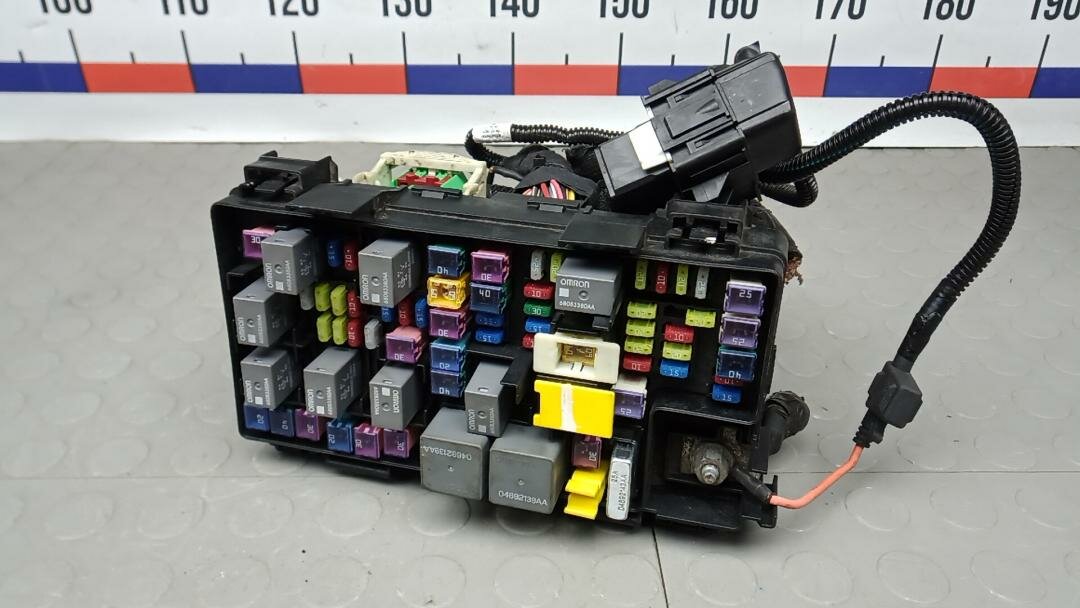 Блок предохранителей Jeep Grand Cherokee WK2 2012 68089320AE