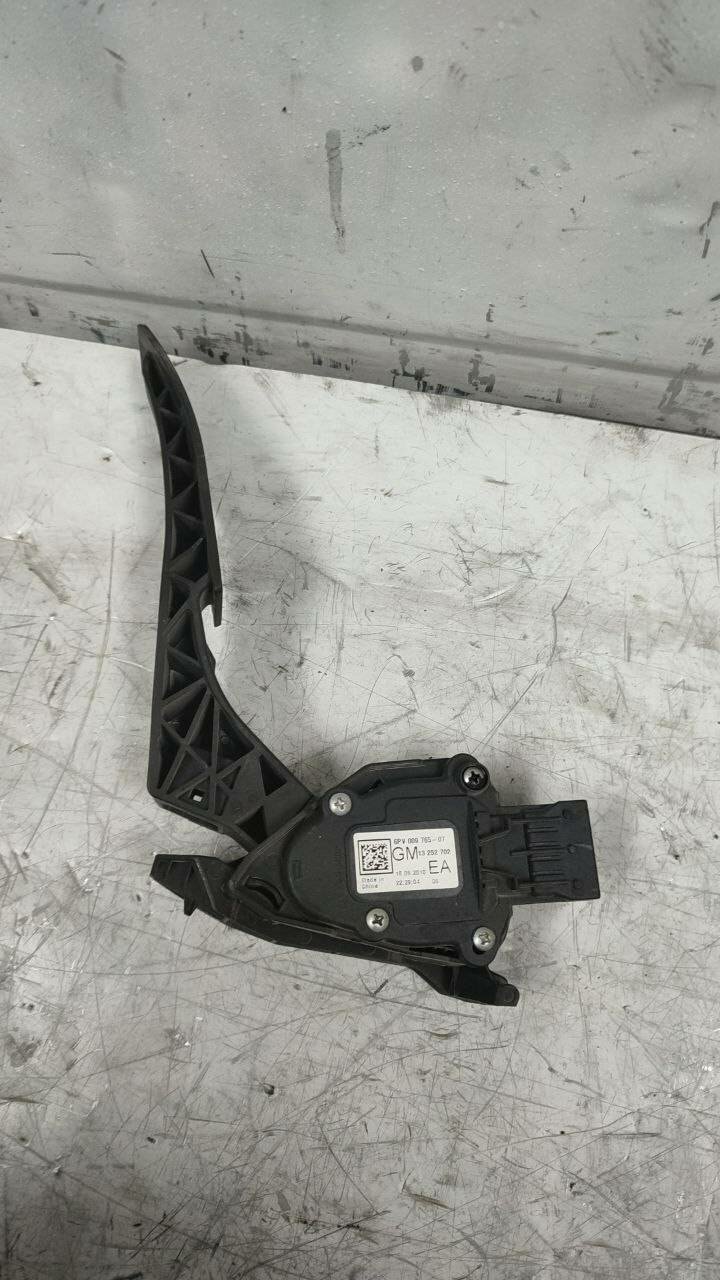 Педаль газа Chevrolet Cruze (2008 - 2012) 13252702
