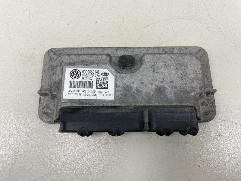 Блок управления двигателем Volkswagen Polo Sed RUS 2011 кат.номер: 03C906014B
