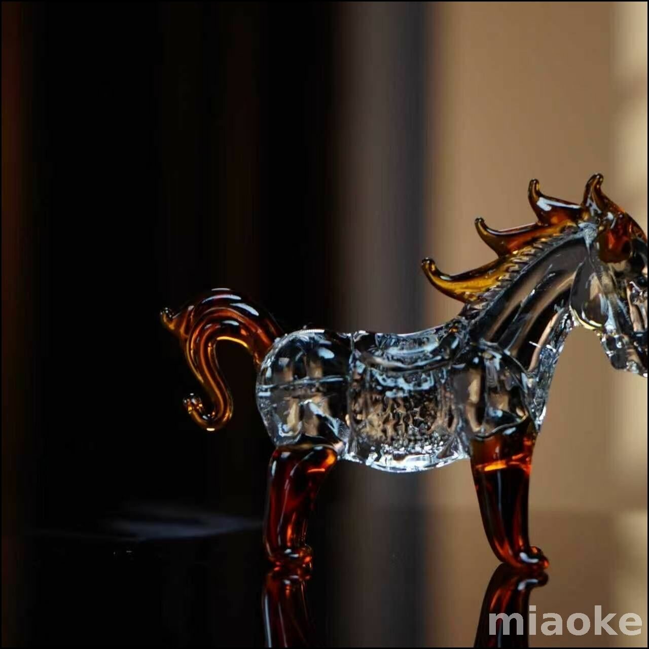 Прозрачная стеклянная статуэтка лошади символ благополучия и делового роста, стильный элемент интерьера для кабинета, подходящий в качестве подарка