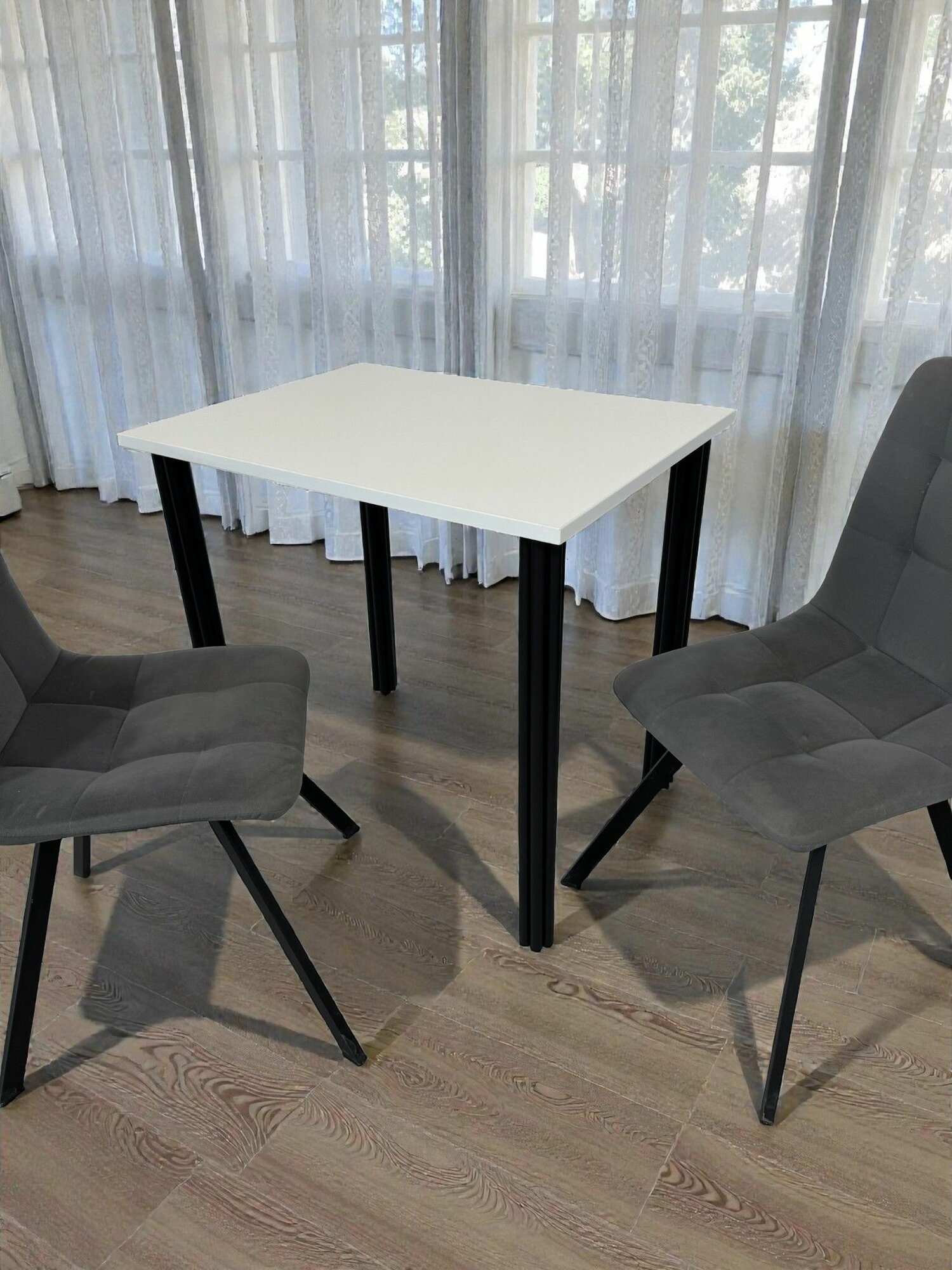 Дизайнерский стол обеденный/ цвет столешницы Белый, 80*60 см. Ножки черные.