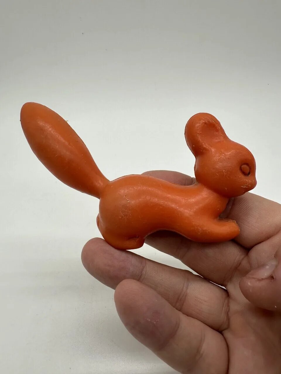 Игрушка Белочка СССР 1960 годы пластиковая коллекционная