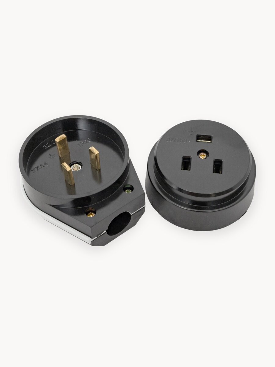 Вилка и розетка для электроплиты EKF силовые комплект - карболит, разъем РШ-ВШ 32А 250В 2P+PE открытая установка, черный